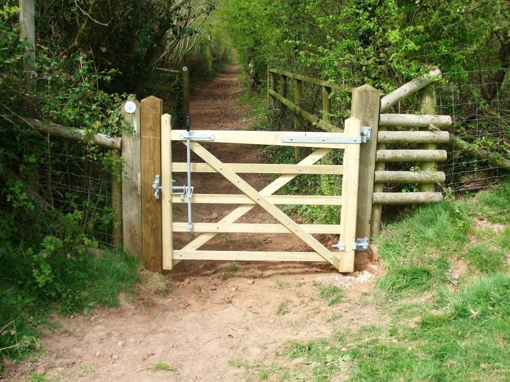 Compressed wooden bridle gate - Monmouthshire
