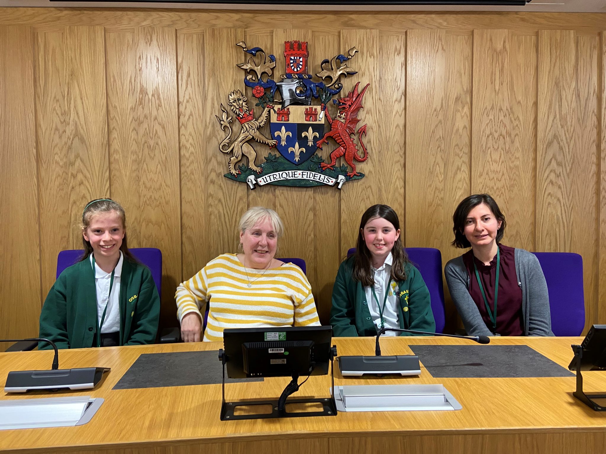 Osbaston-pupils-with-Council-Leader - Monmouthshire